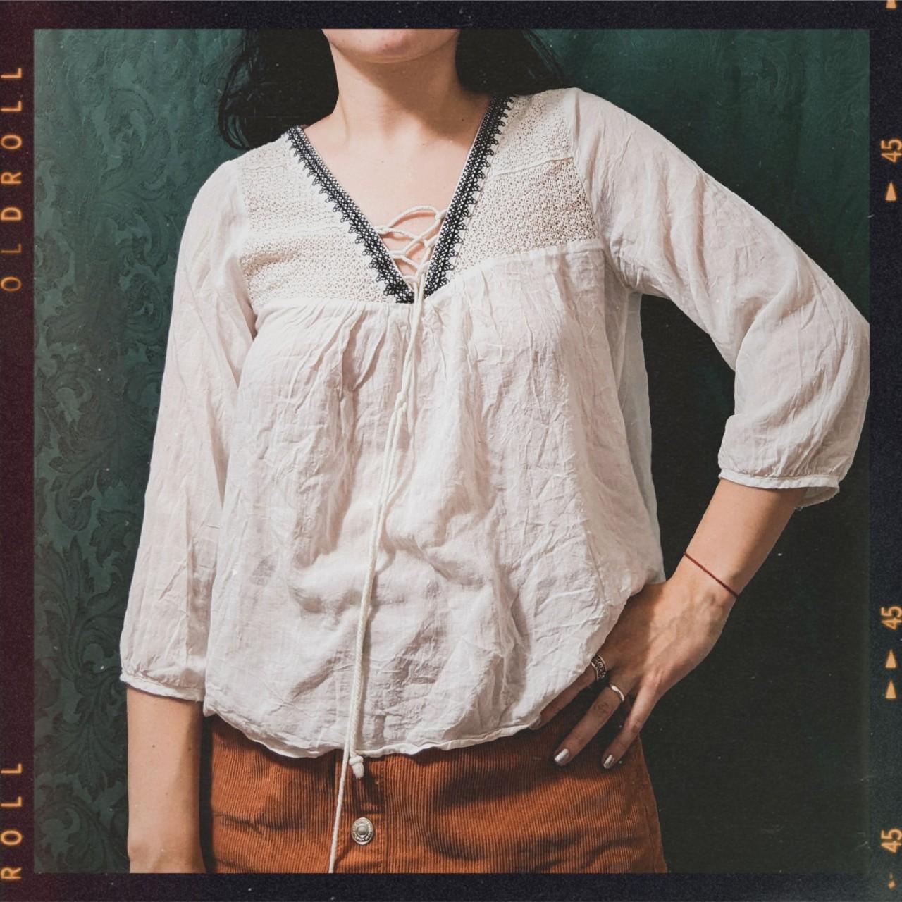 70s Hippie flowy white blouse with 3/4 sleeve... - Depop