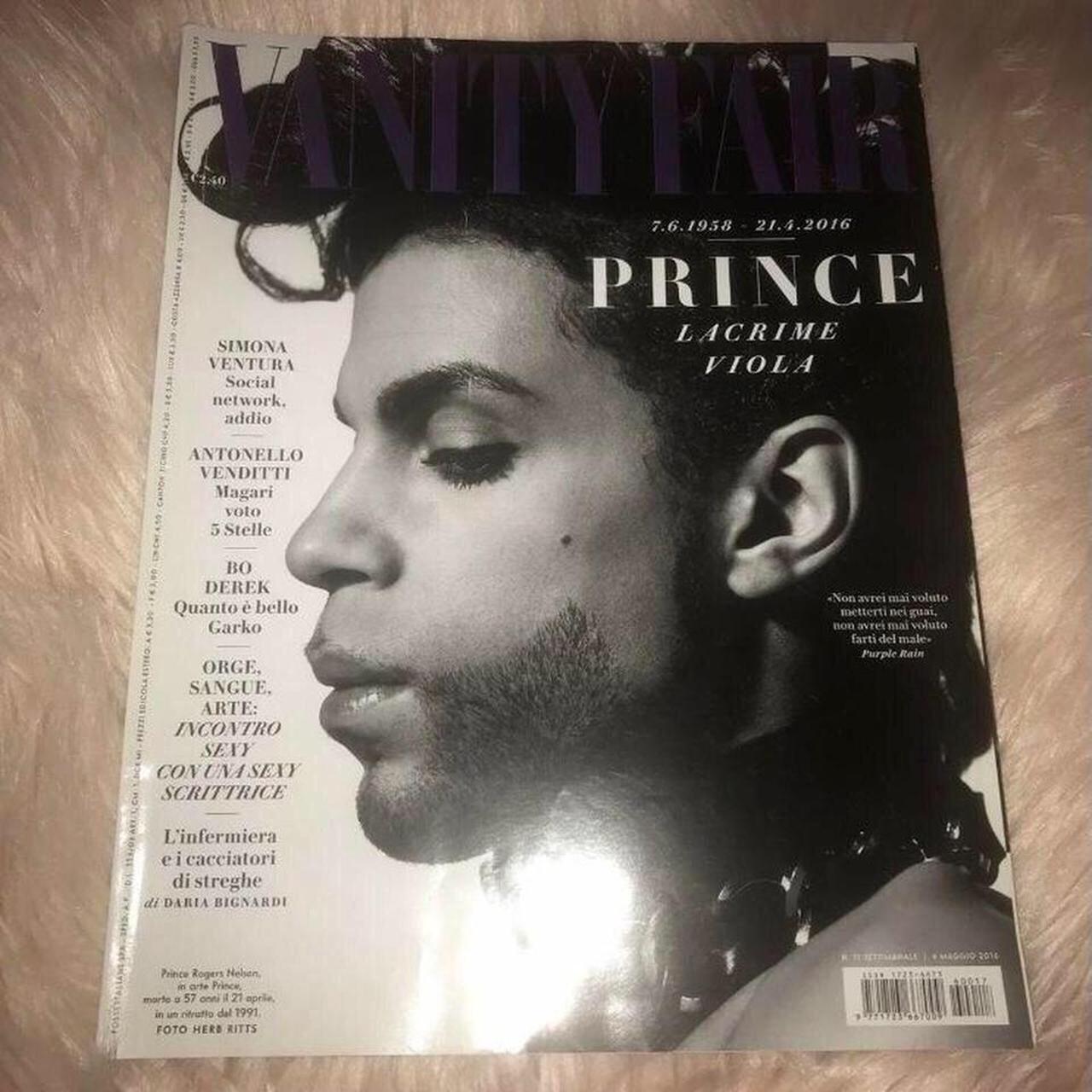 Italian issue of Vanity Fair magazine featuring... - Depop