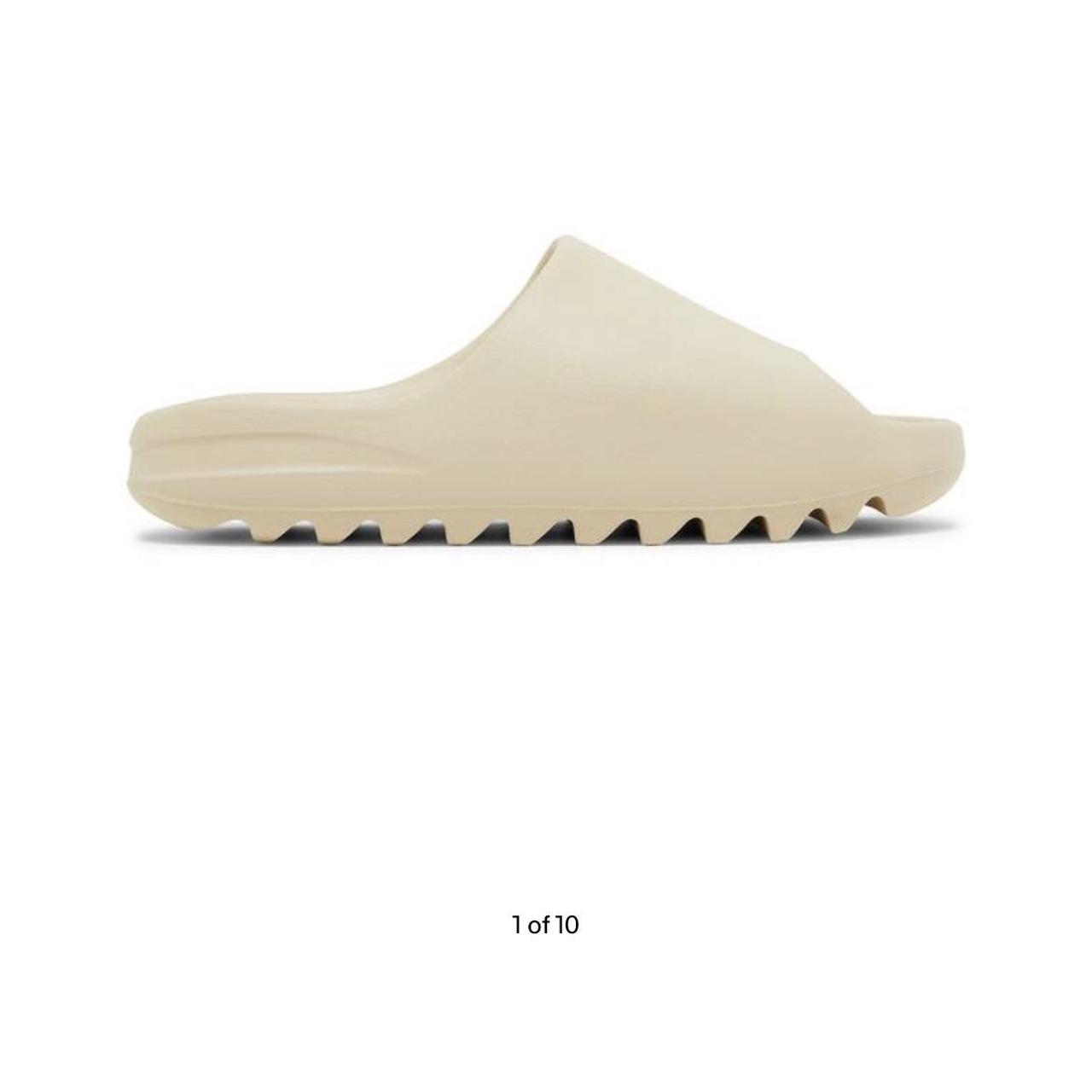 Yeezy Women's Cream and Tan Slides | Depop