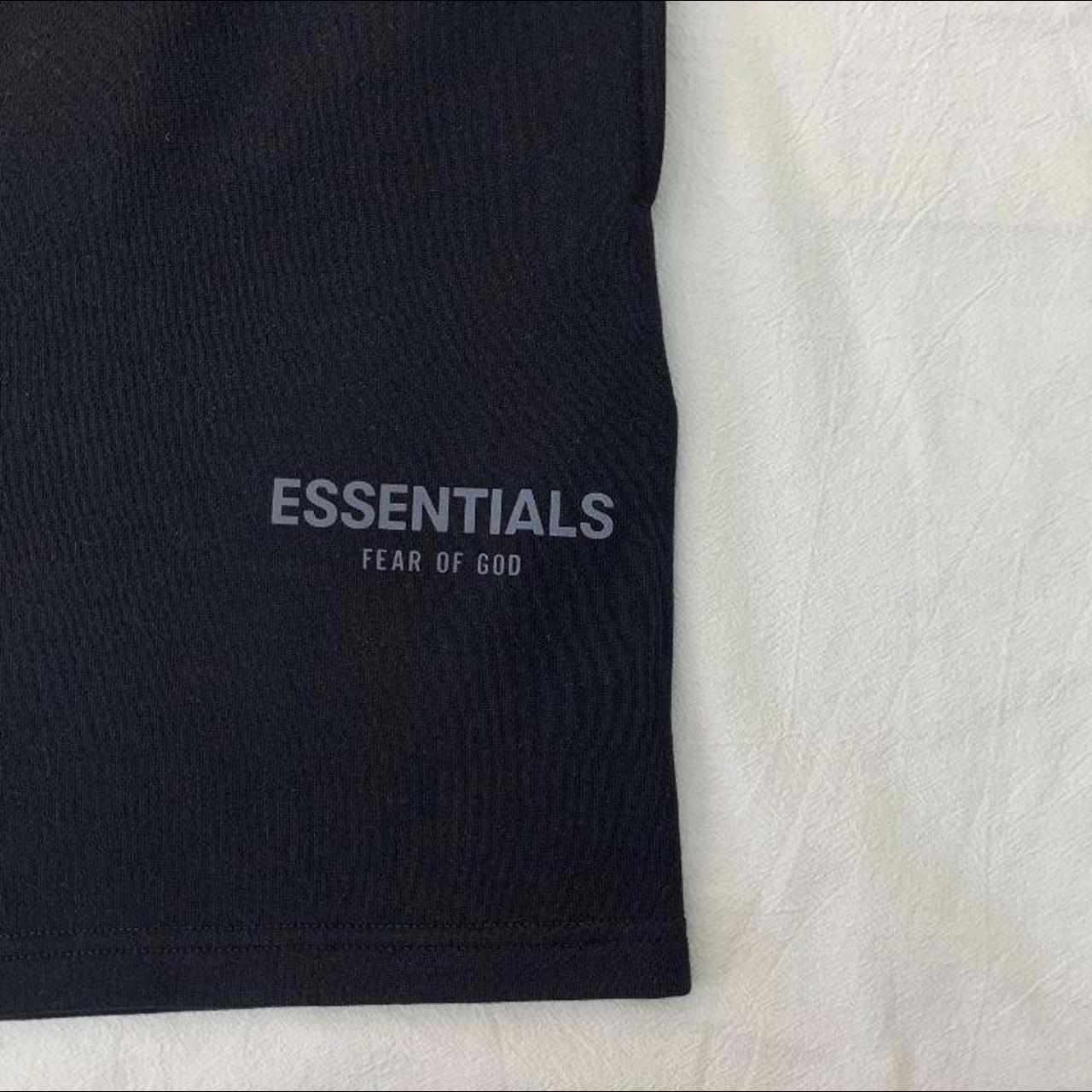 Essential shorts - Depop