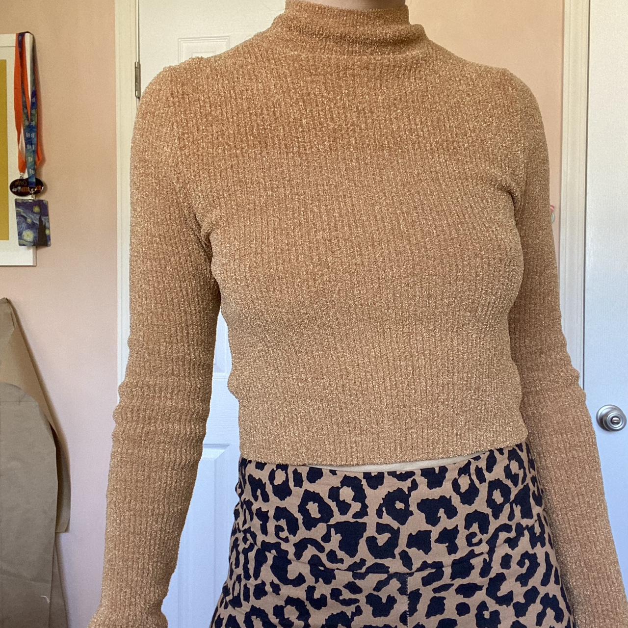 Women's Tan Crop-top | Depop