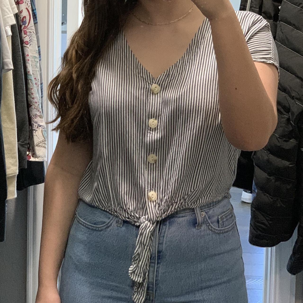 -Universal Thread shirt - Depop