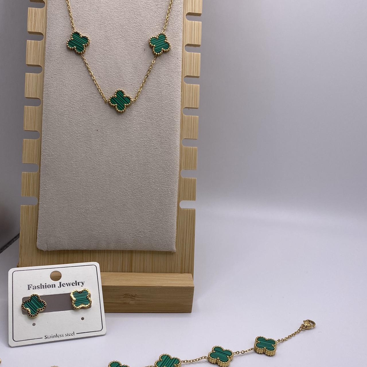 beautiful green clover 🍀 leaf necklace double sided... - Depop