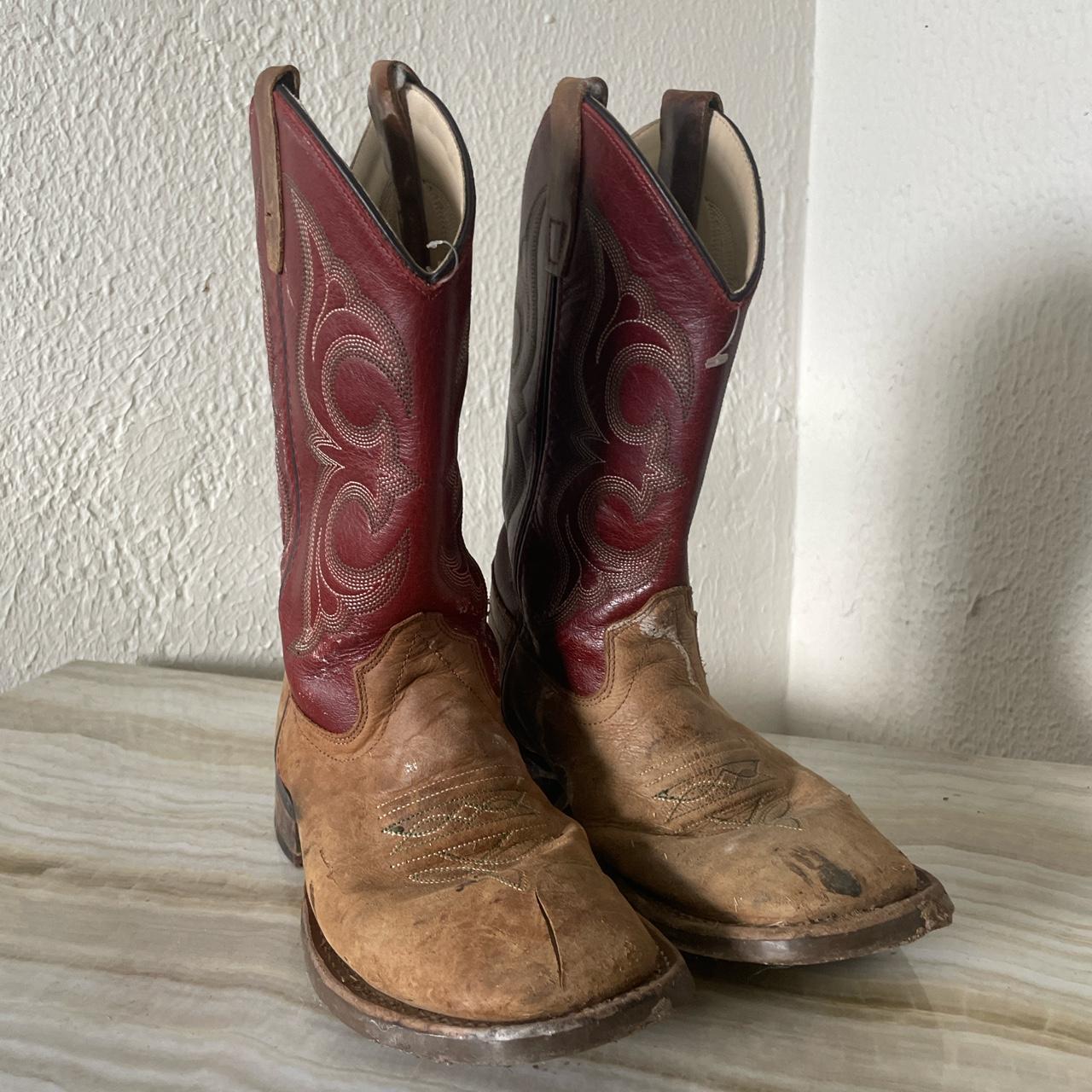 Tecovas worn and comfortable broken in cowgirl... - Depop