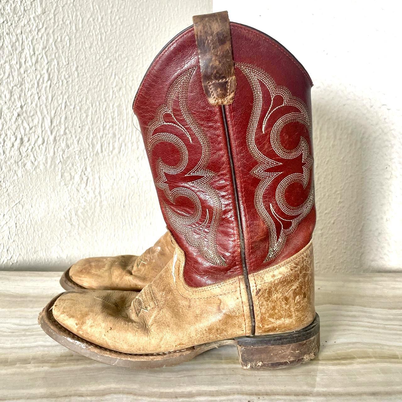 Tecovas worn and comfortable broken in cowgirl... - Depop