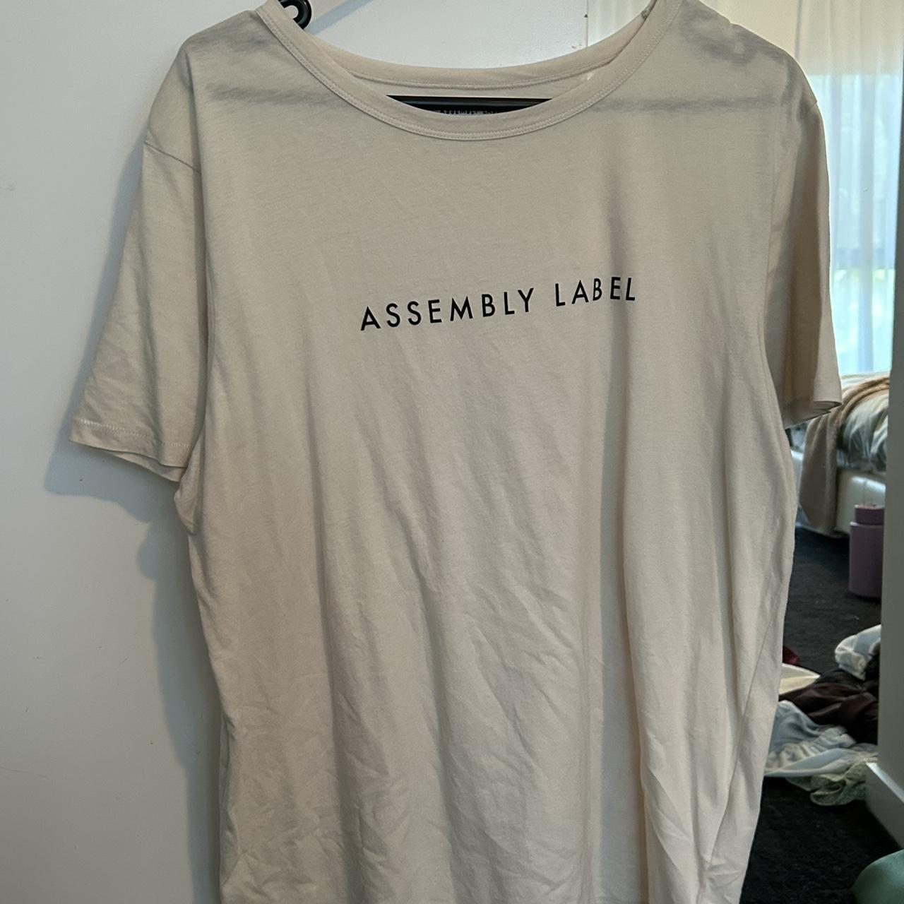 Assembly label top - Depop