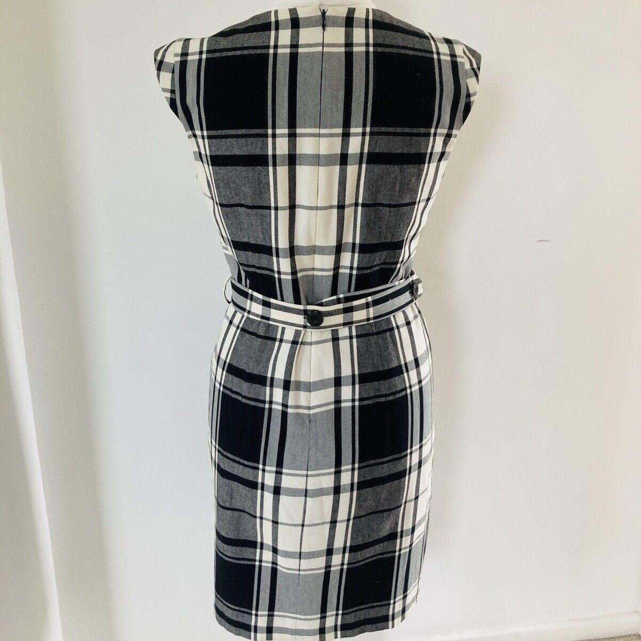 Hobbs Women's Black Dress | Depop