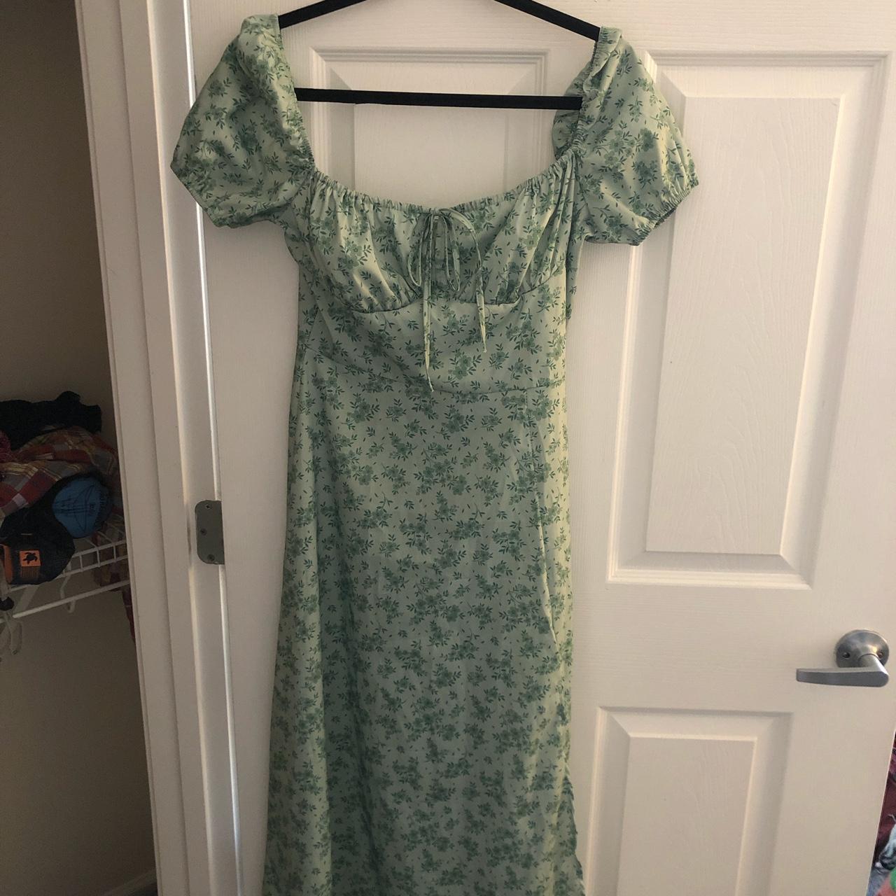 Cottagecore day dress Size S green with flower and... - Depop