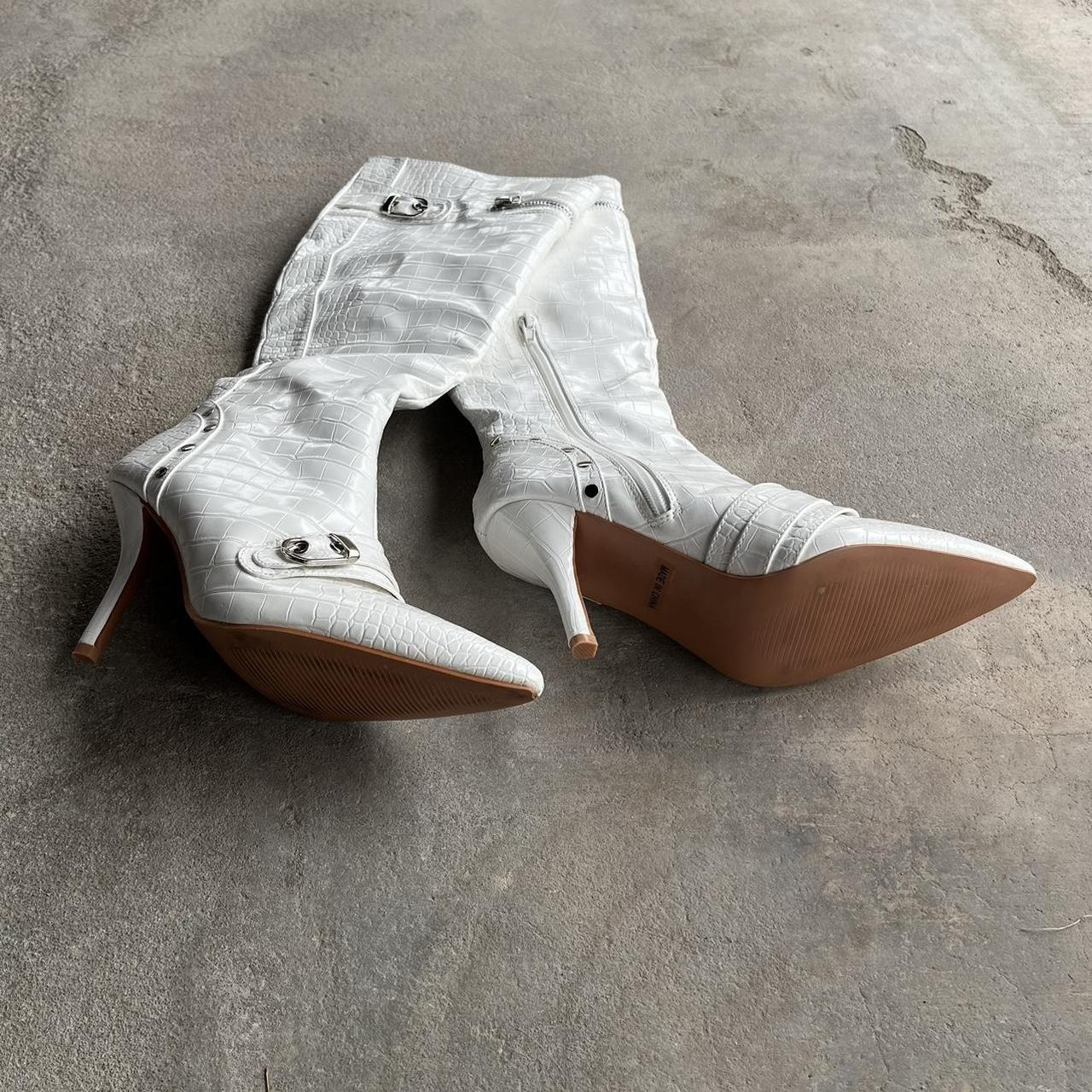 cunty little white faux alligator skin pointed toe... | Depop