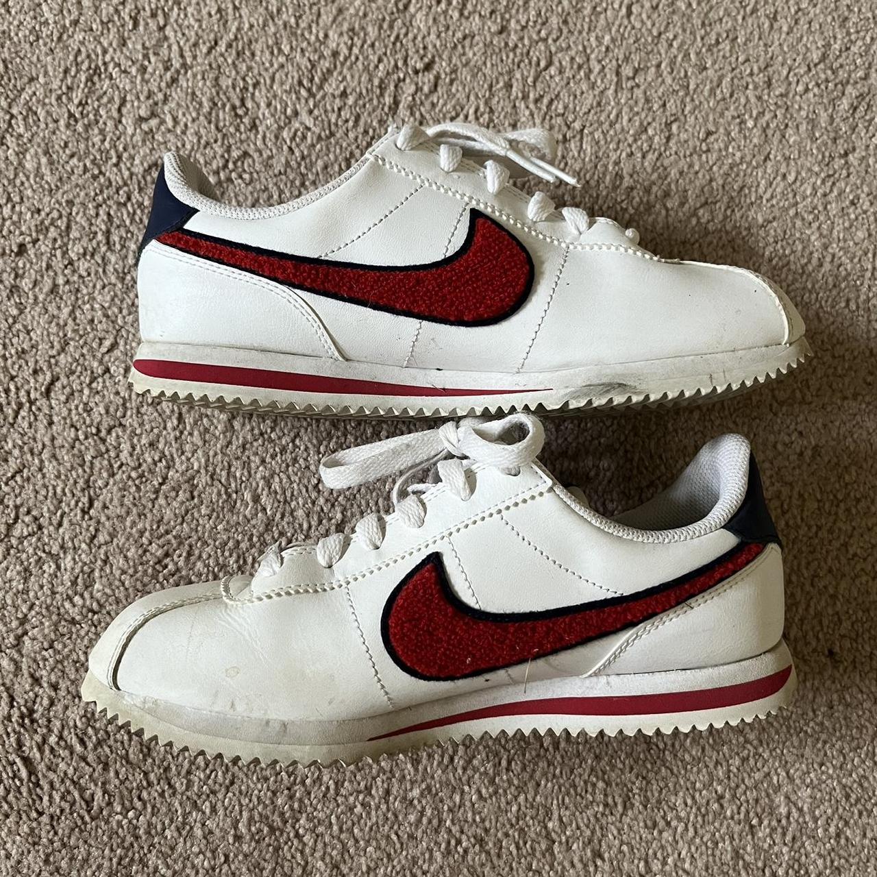 Nike Women's Red and Blue Trainers | Depop