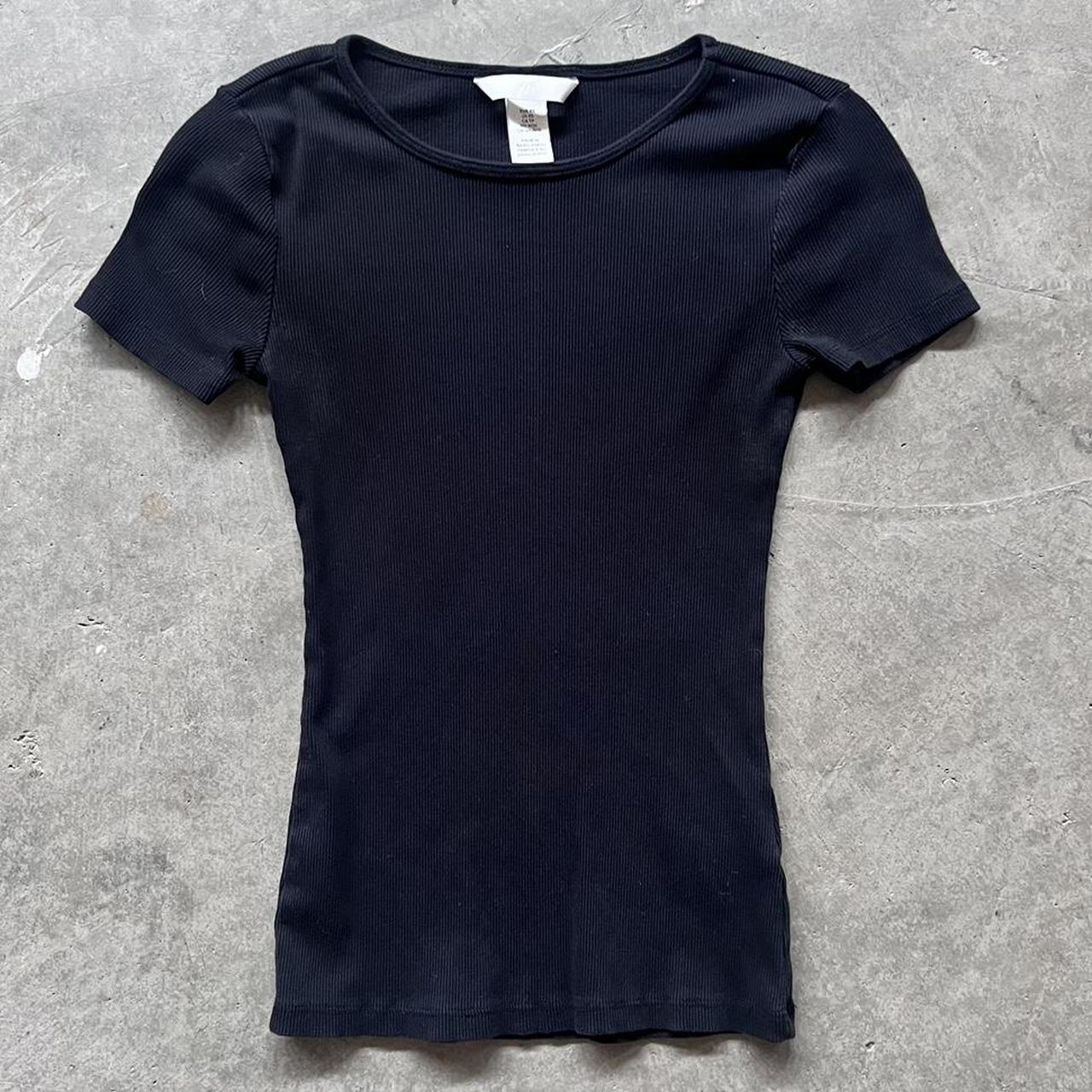 black ribbed t-shirt from h&m size XS has some... - Depop