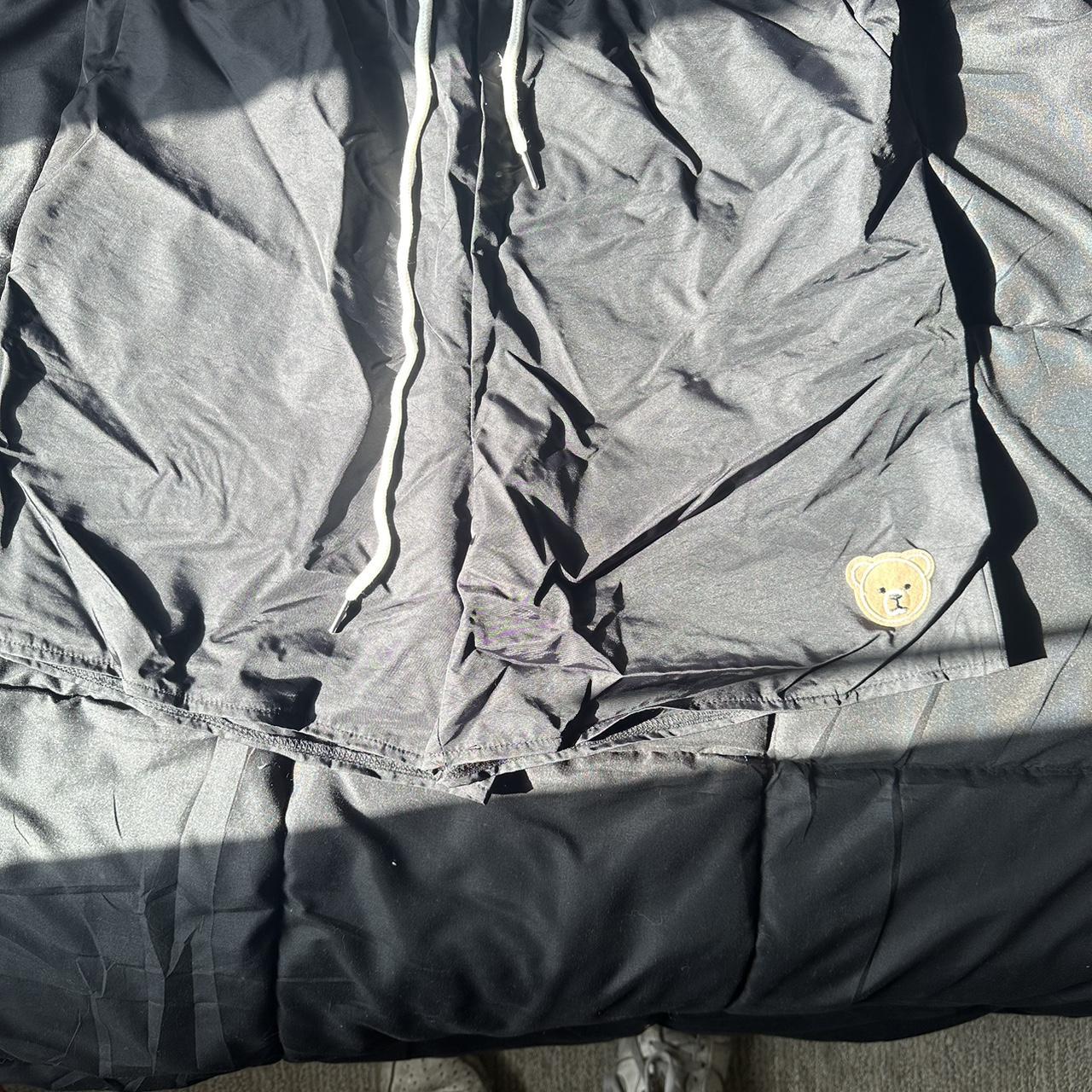 Zara men’s medium shorts barely worn - Depop