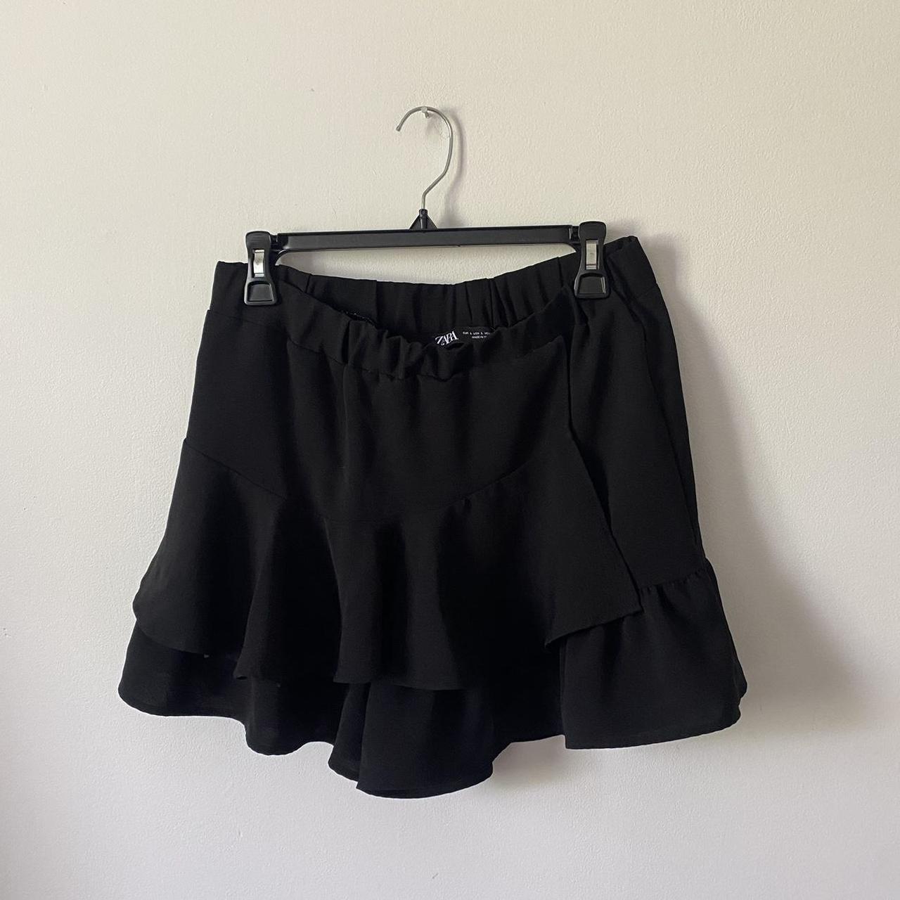 Zara black ruffled Skort Skirt shorts size L - Depop