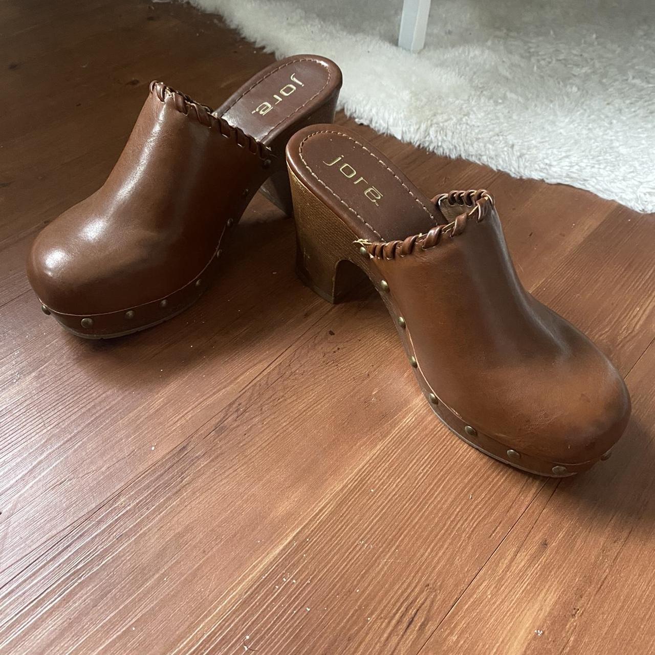 Women's Tan Clogs | Depop