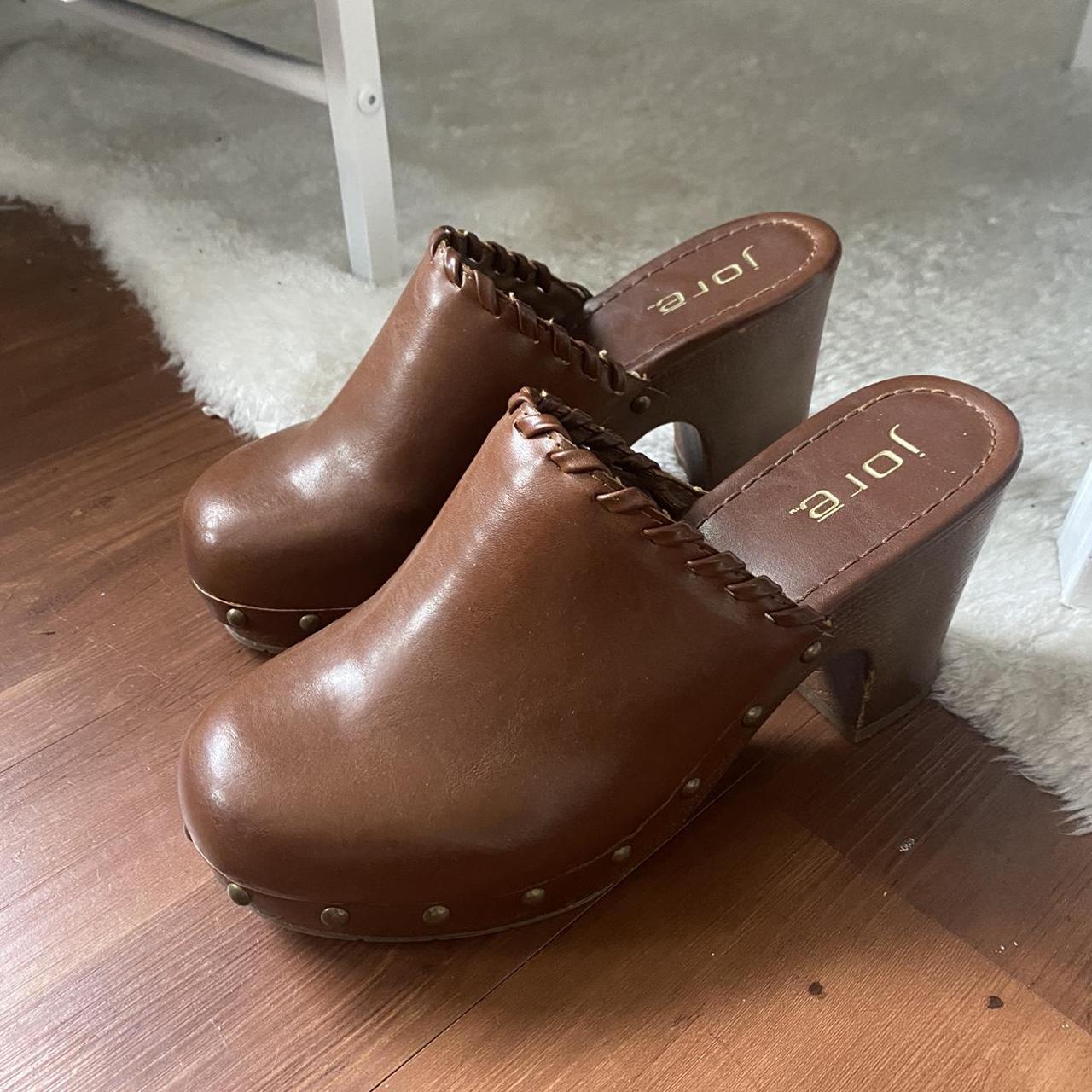 Women's Tan Clogs | Depop