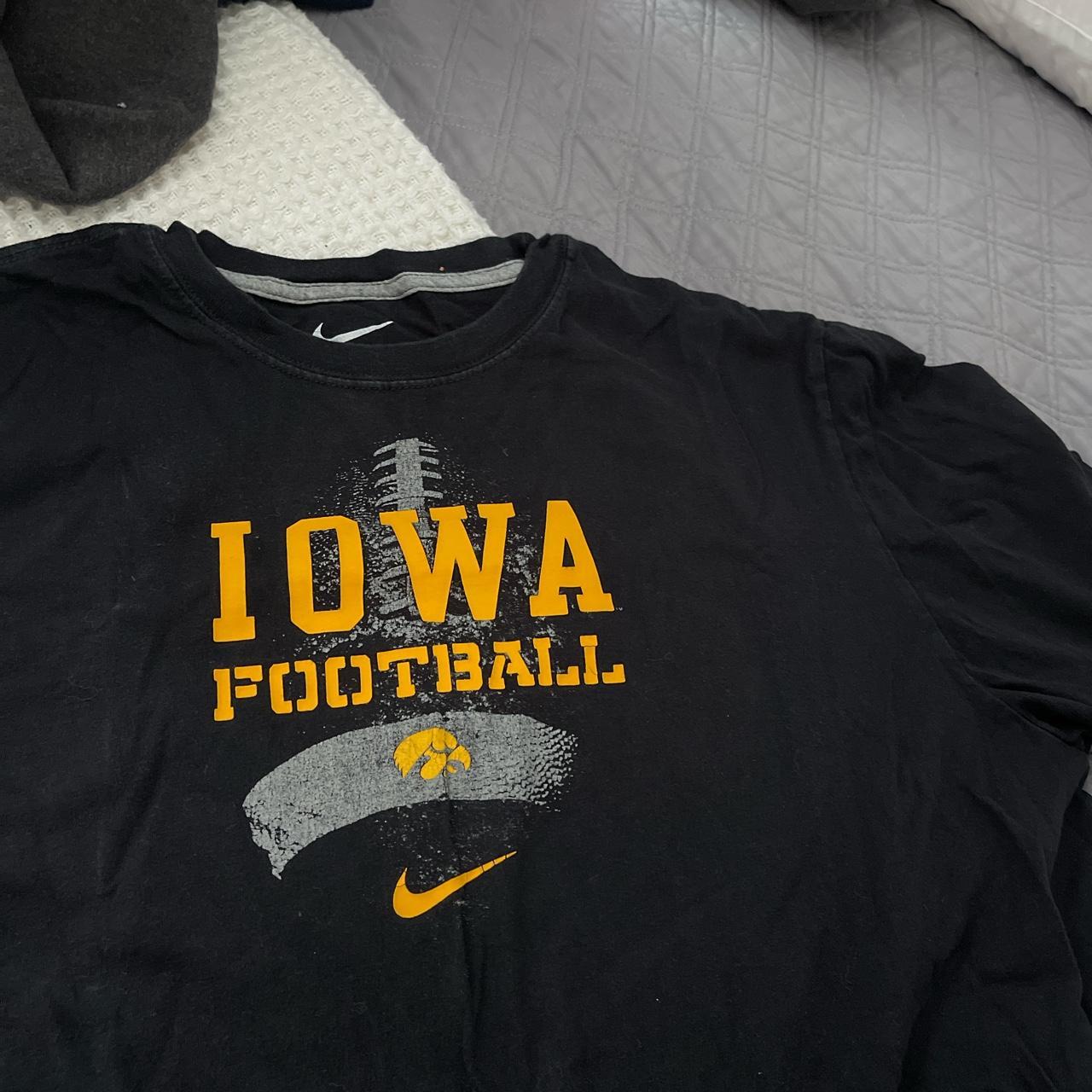 IOWA HAWKEYE FOOTBALL TEE SIZE XL NIKE REGULAR FIT - Depop