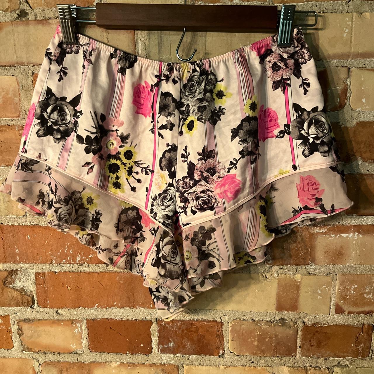 Victoria’s Secret silky bottoms size small - Depop