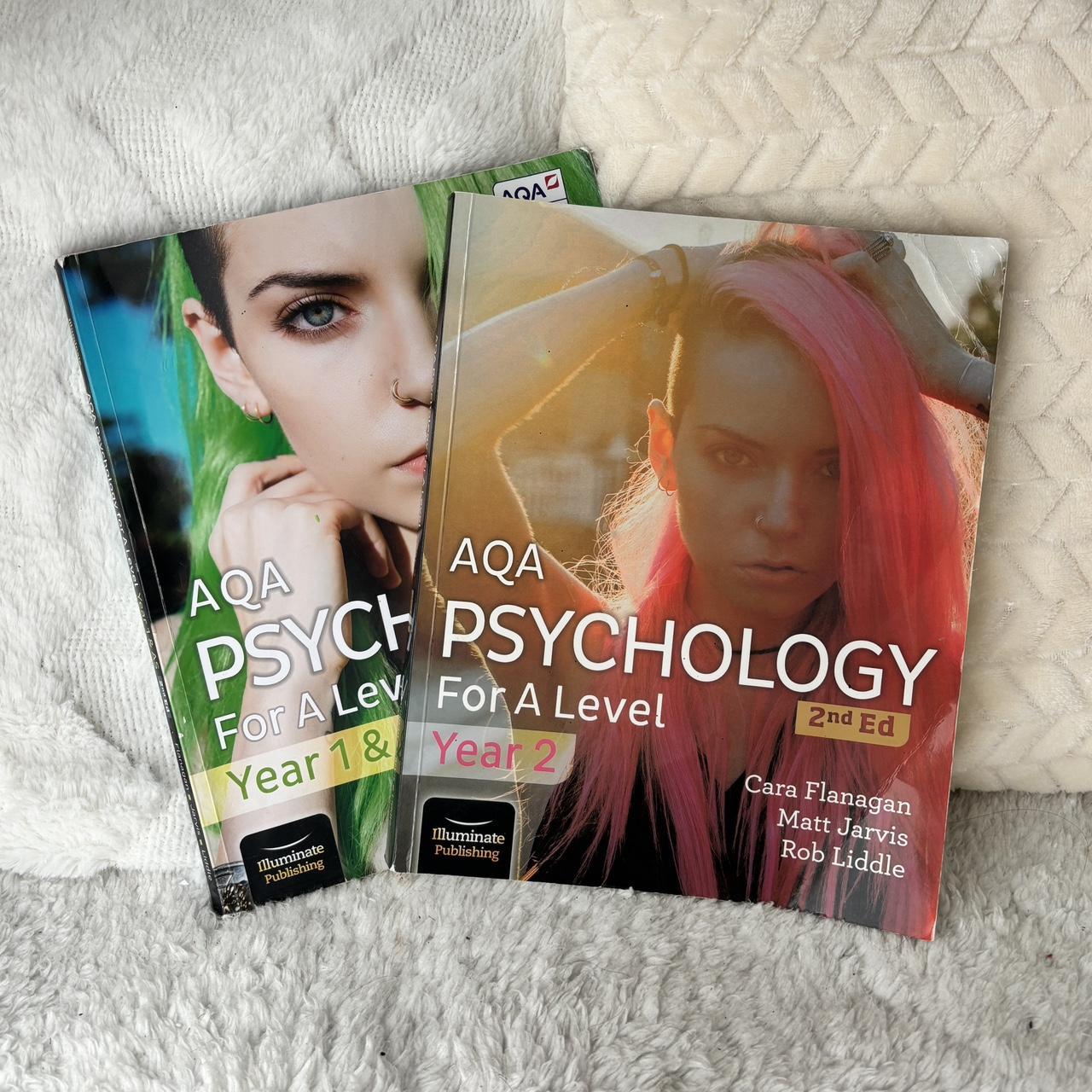 Aqa a level psychology year 1 + year 2 textbook... - Depop