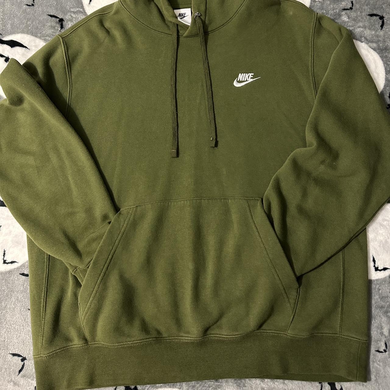 L olive green nike hoodie - Depop