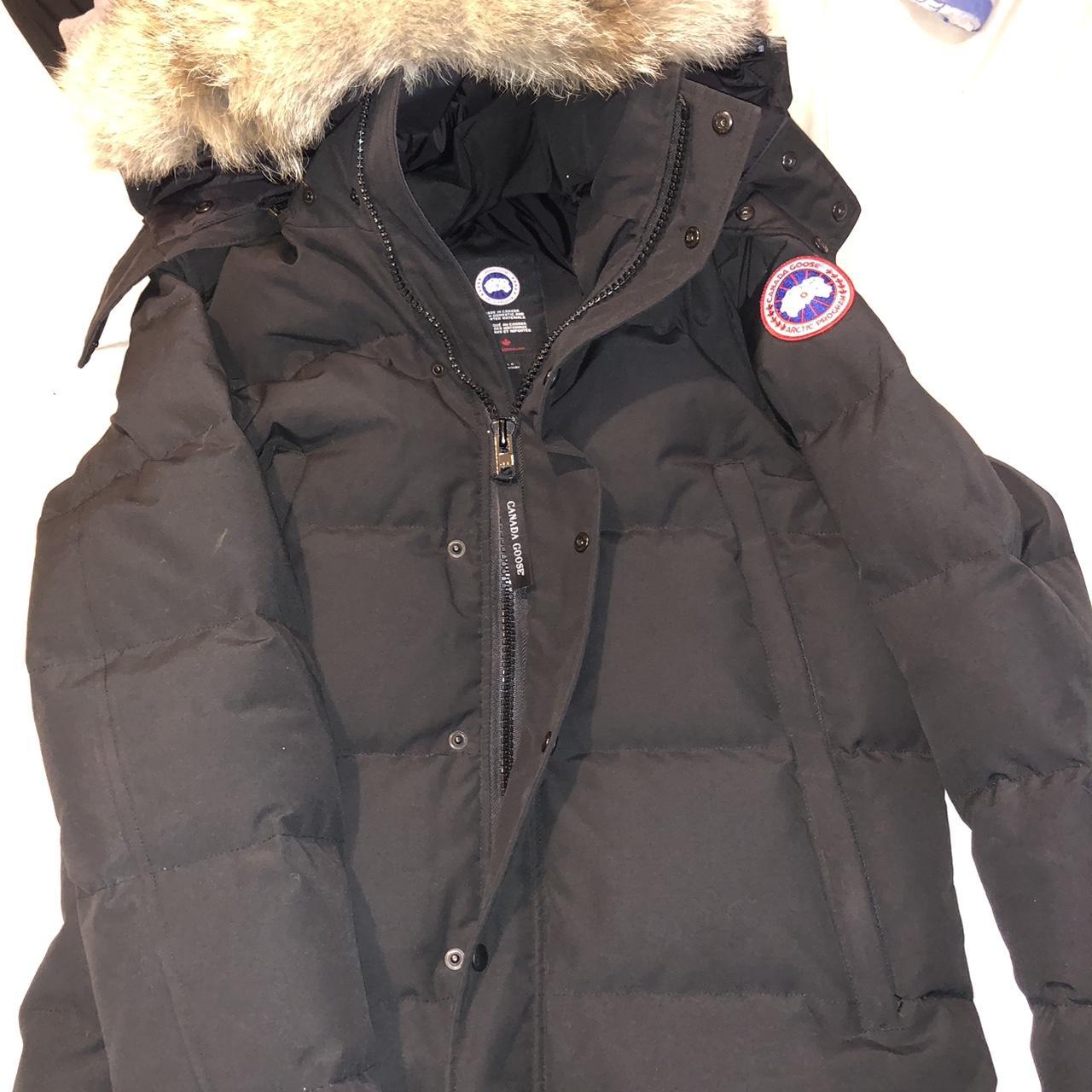 Canada goose coat size L - Depop
