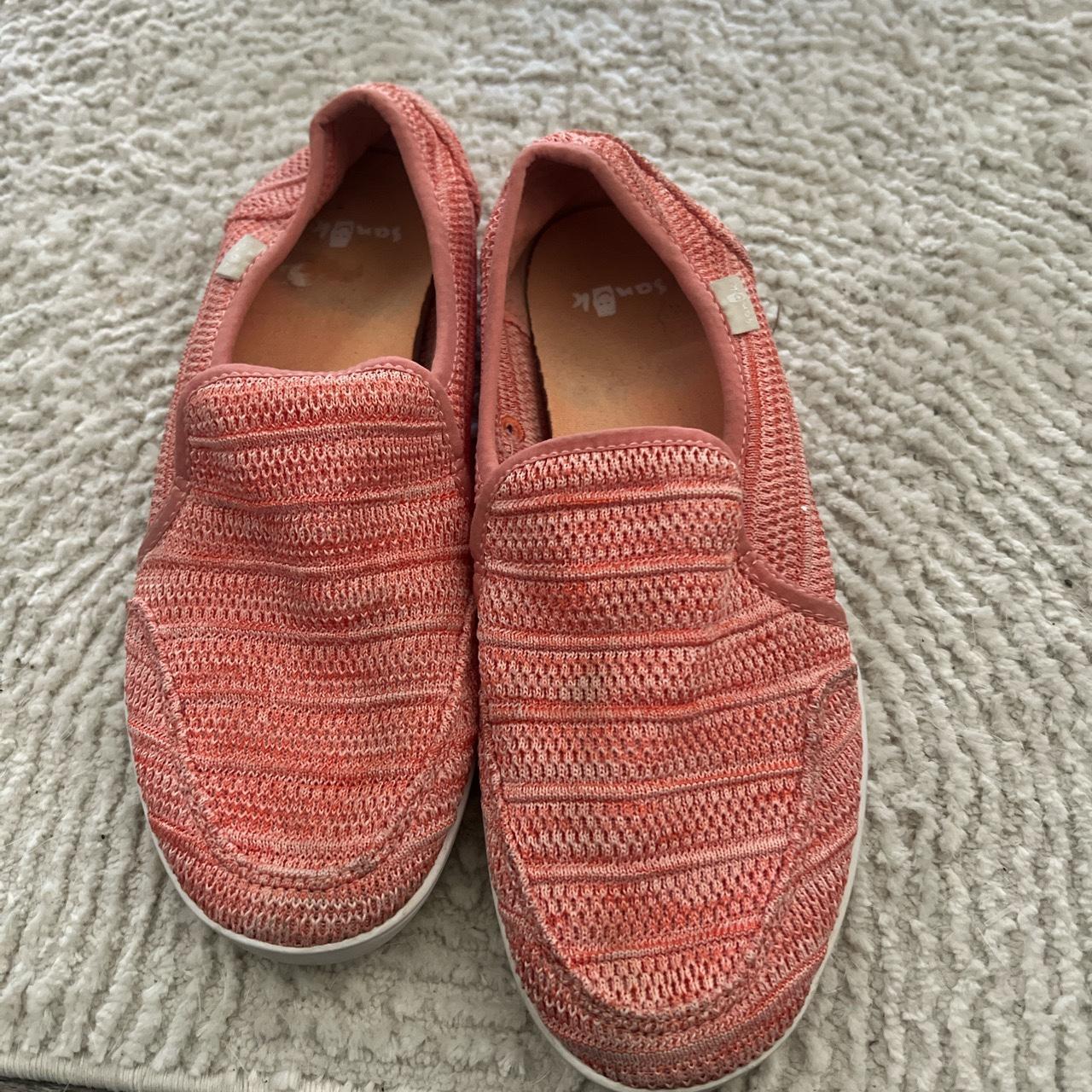 Coral pink Sanuk shoes size 8. Decent condition with... - Depop