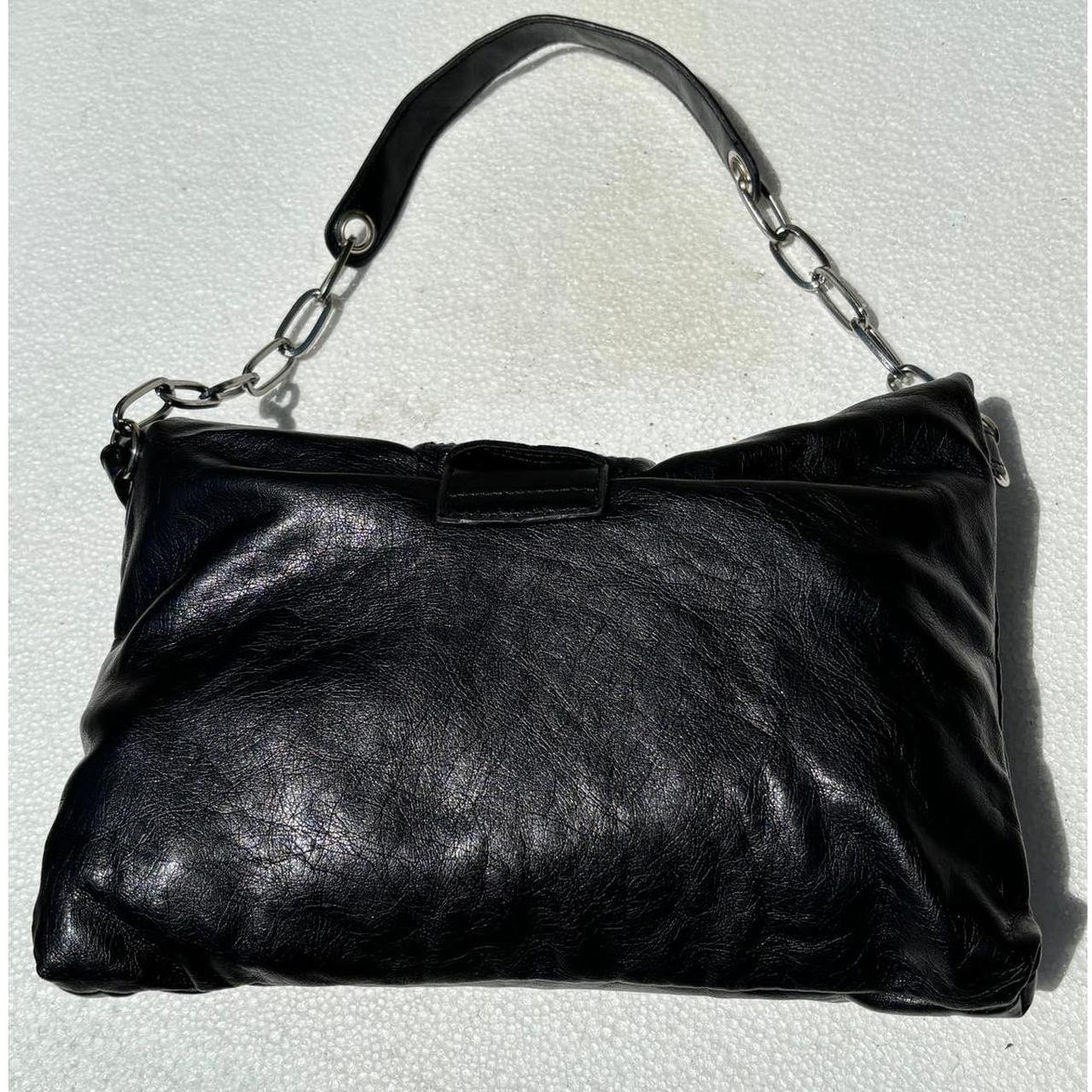 Vintage silver & black purse. This medium sized bag... - Depop