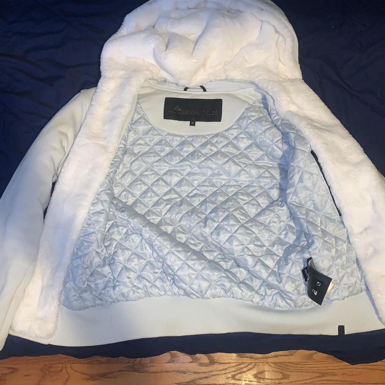 White Moose Knuckles Jacket Size Small Like New - Depop