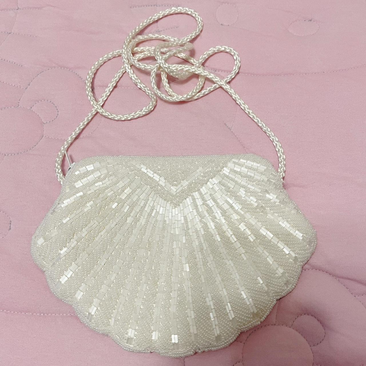 White Beaded Shell Purse💖 -perfect condition, no... - Depop