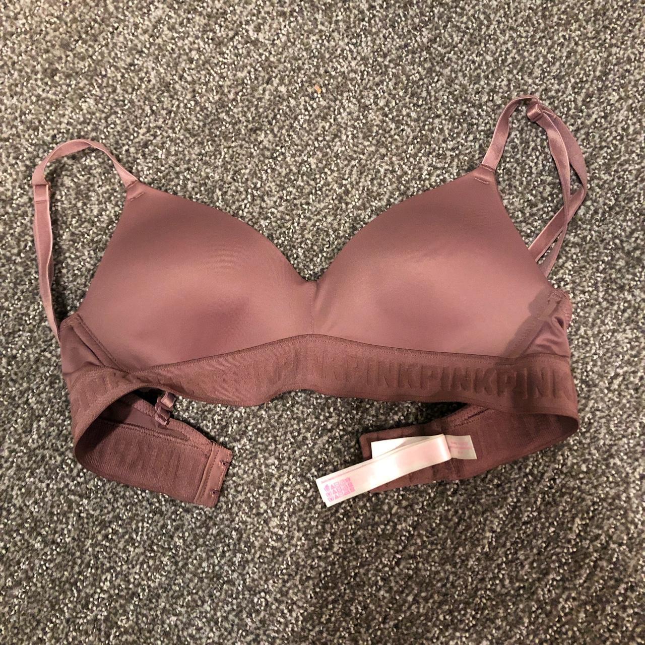 Rosey pink 32a bra Had it forever but never worn - Depop