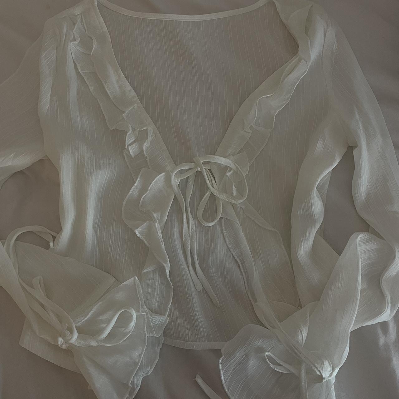 white flowy tie front blouse //can fit xs-s - Depop