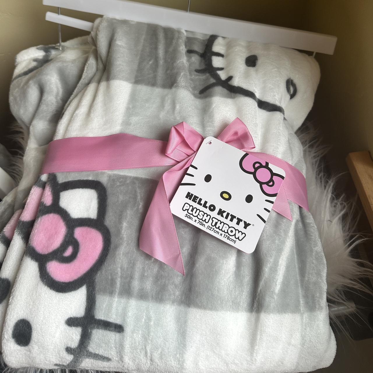 New hello kitty throw blanket Size 50 x 70... - Depop