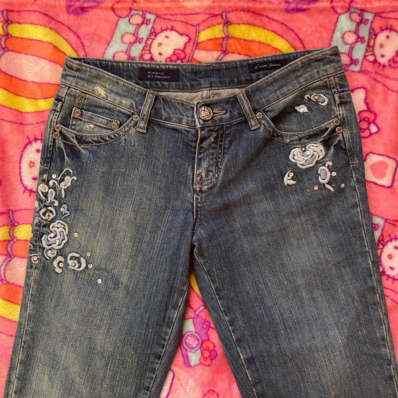 Embellished low-rise capri jeans with rhinestone... - Depop