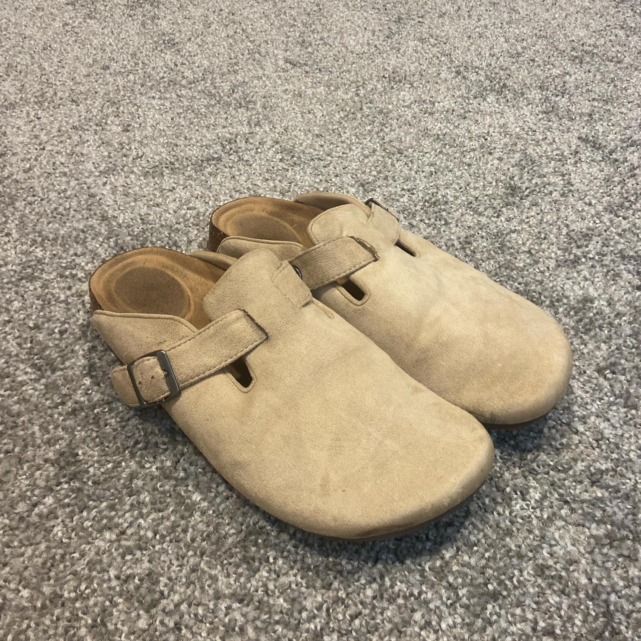 Tan and cream suede clogs women’s size 9 - Depop