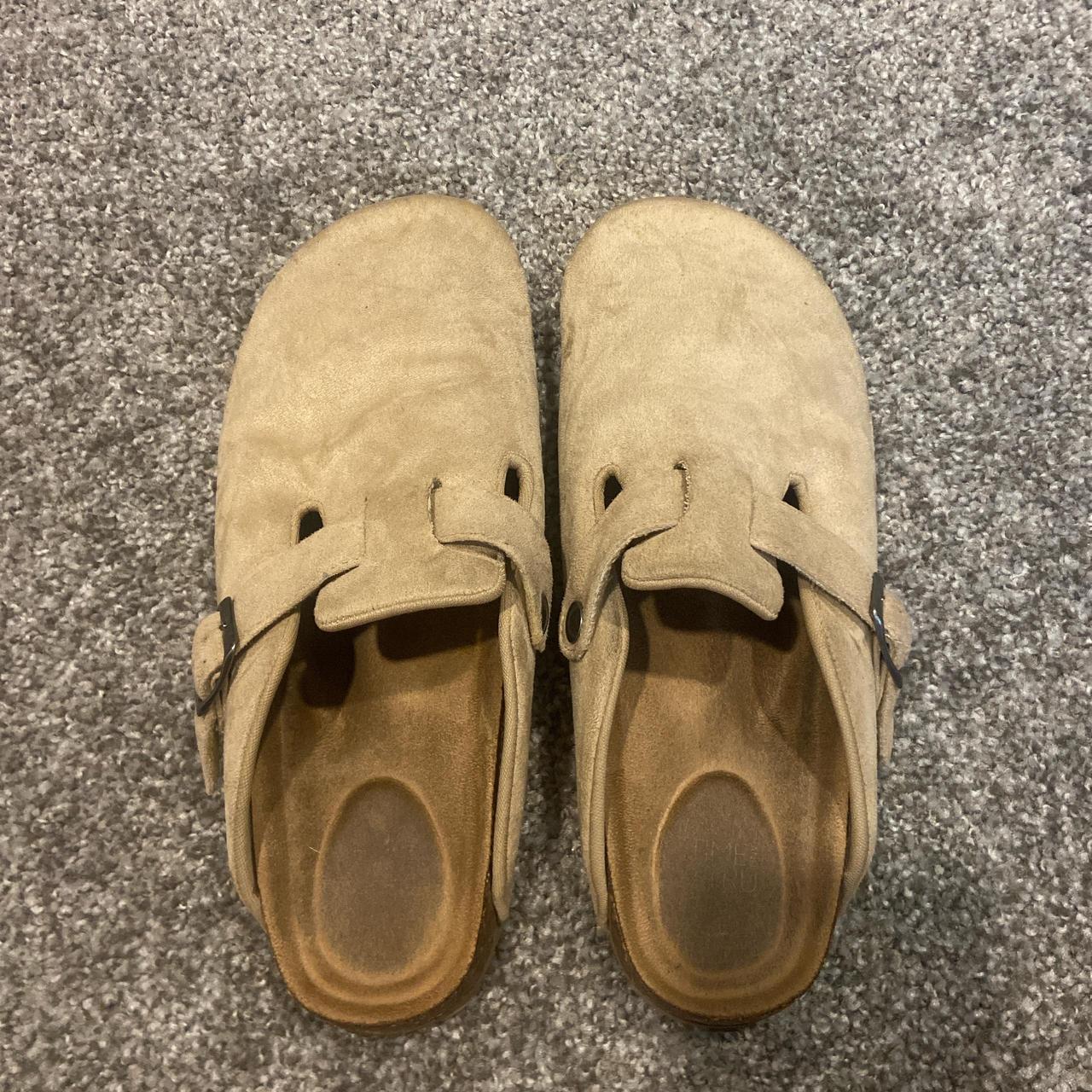 Tan and cream suede clogs women’s size 9 - Depop