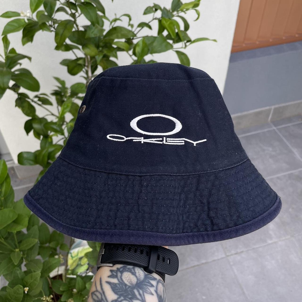 REVERSIBLE OAKLEY BUCKET HAT 🚤 Size: XS (maybe a... - Depop