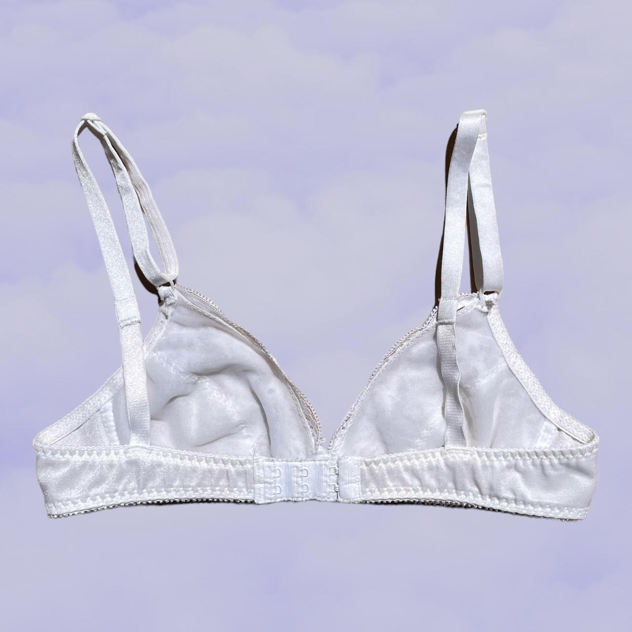 Vintage 90s / early 2000s white lace bra by Olga.... - Depop