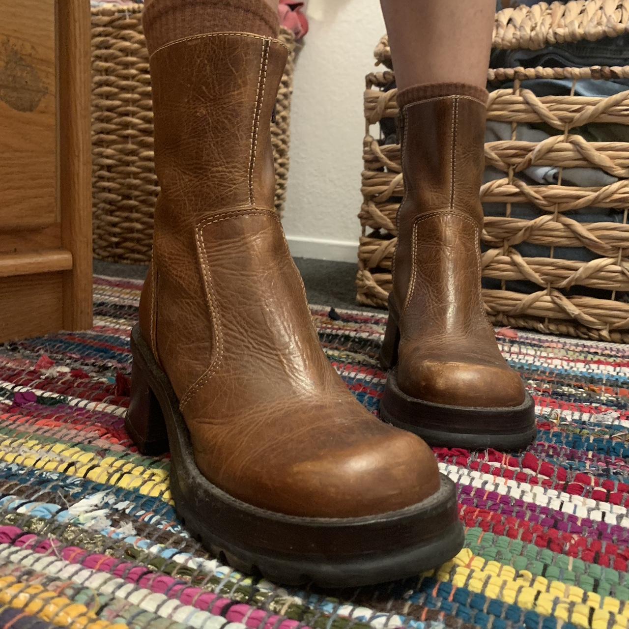 Vintage Steve Madden brown HOTT boots in brown. I... - Depop