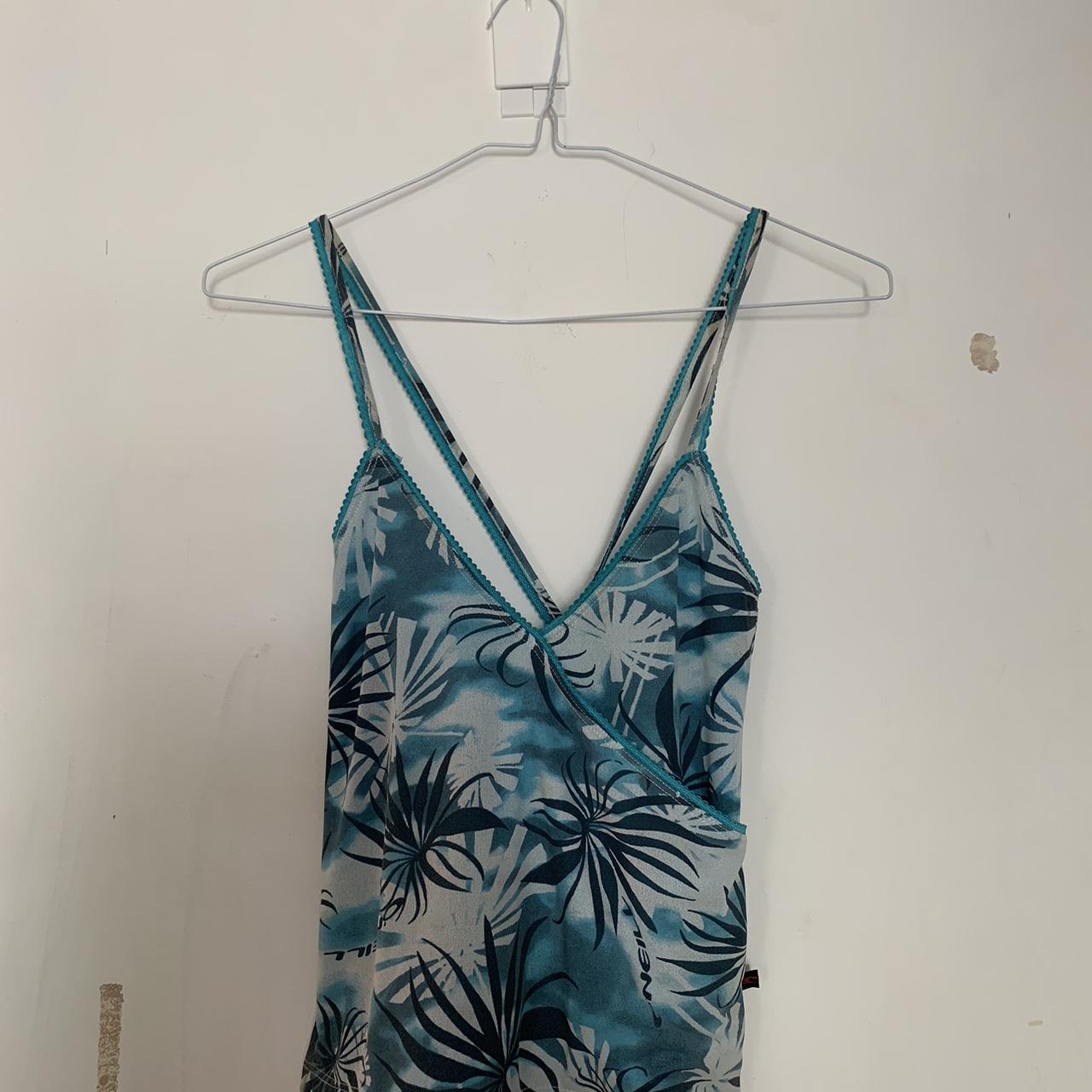 Amazing old surf/beach style Y2k cross over cami.... - Depop
