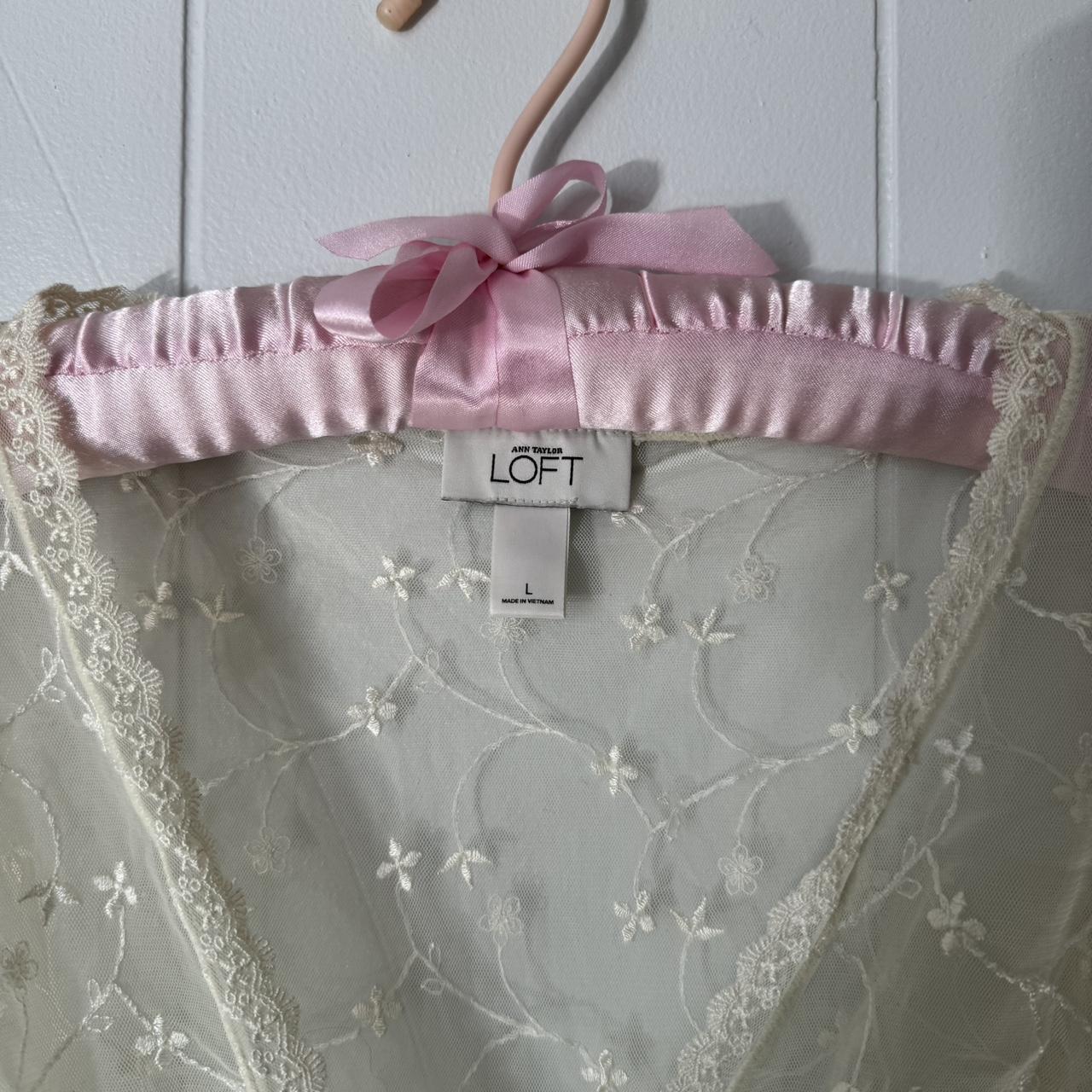 Loft lacy tie top. Size L #Loft #Lacetop #Womenstops - Depop