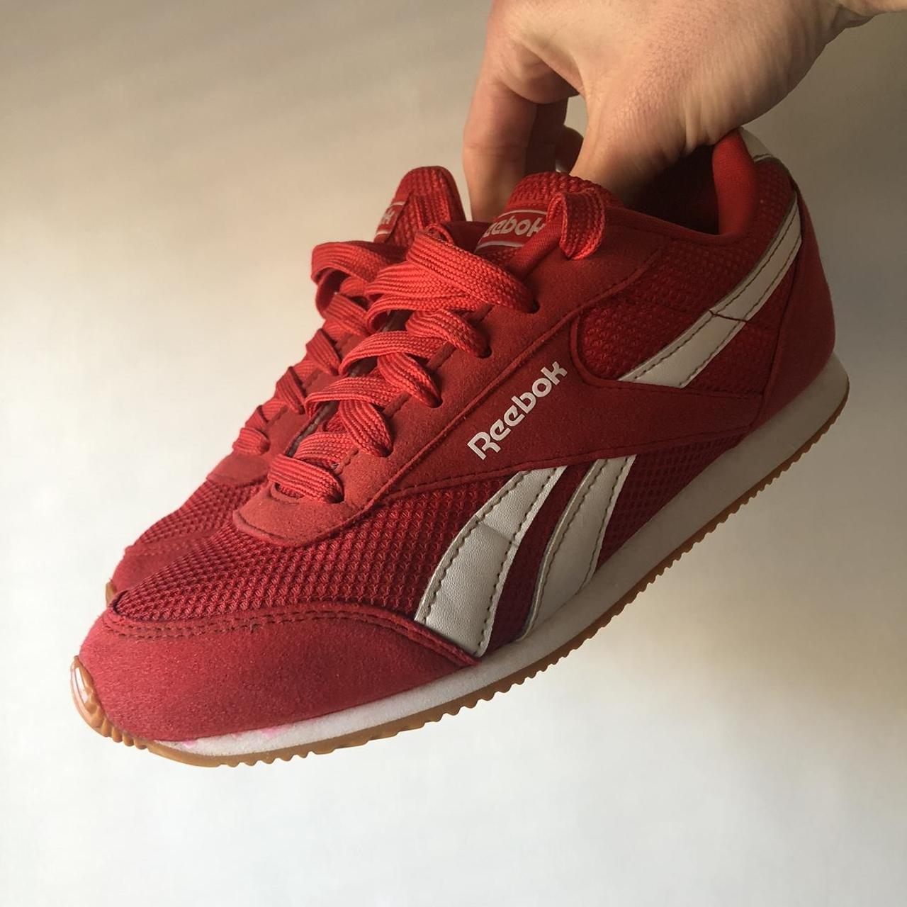 Vintage red/white reeboks In good condition Size 4... - Depop