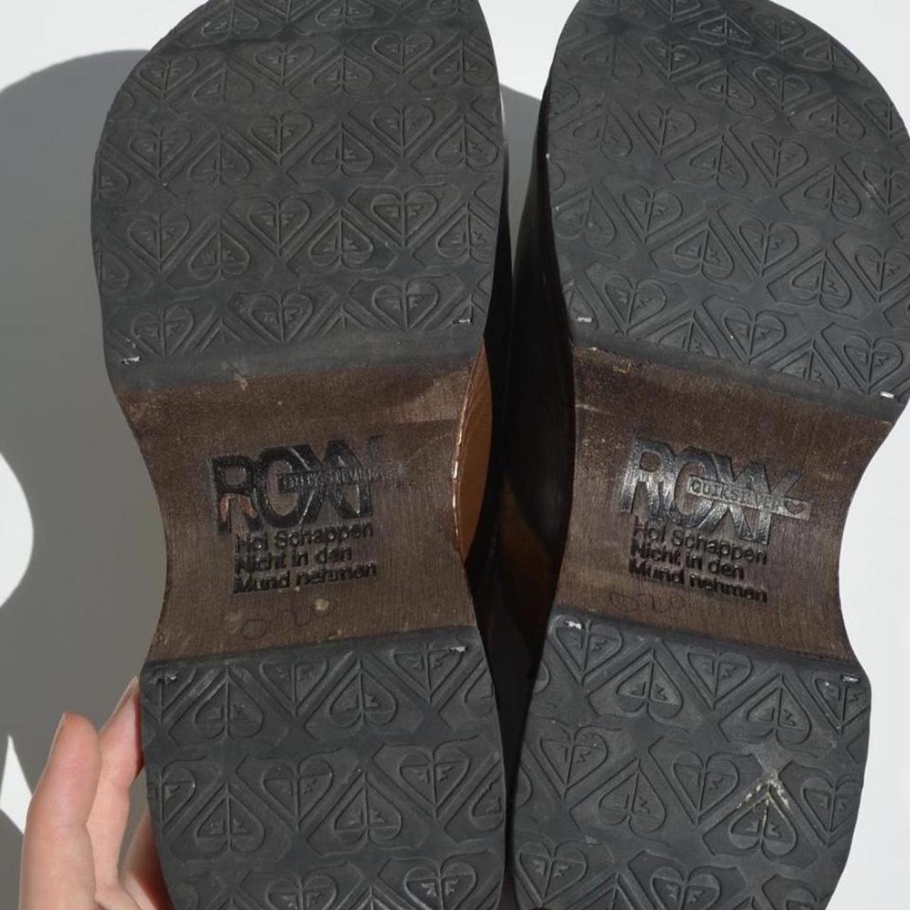 Roxy Women's Brown Clogs | Depop