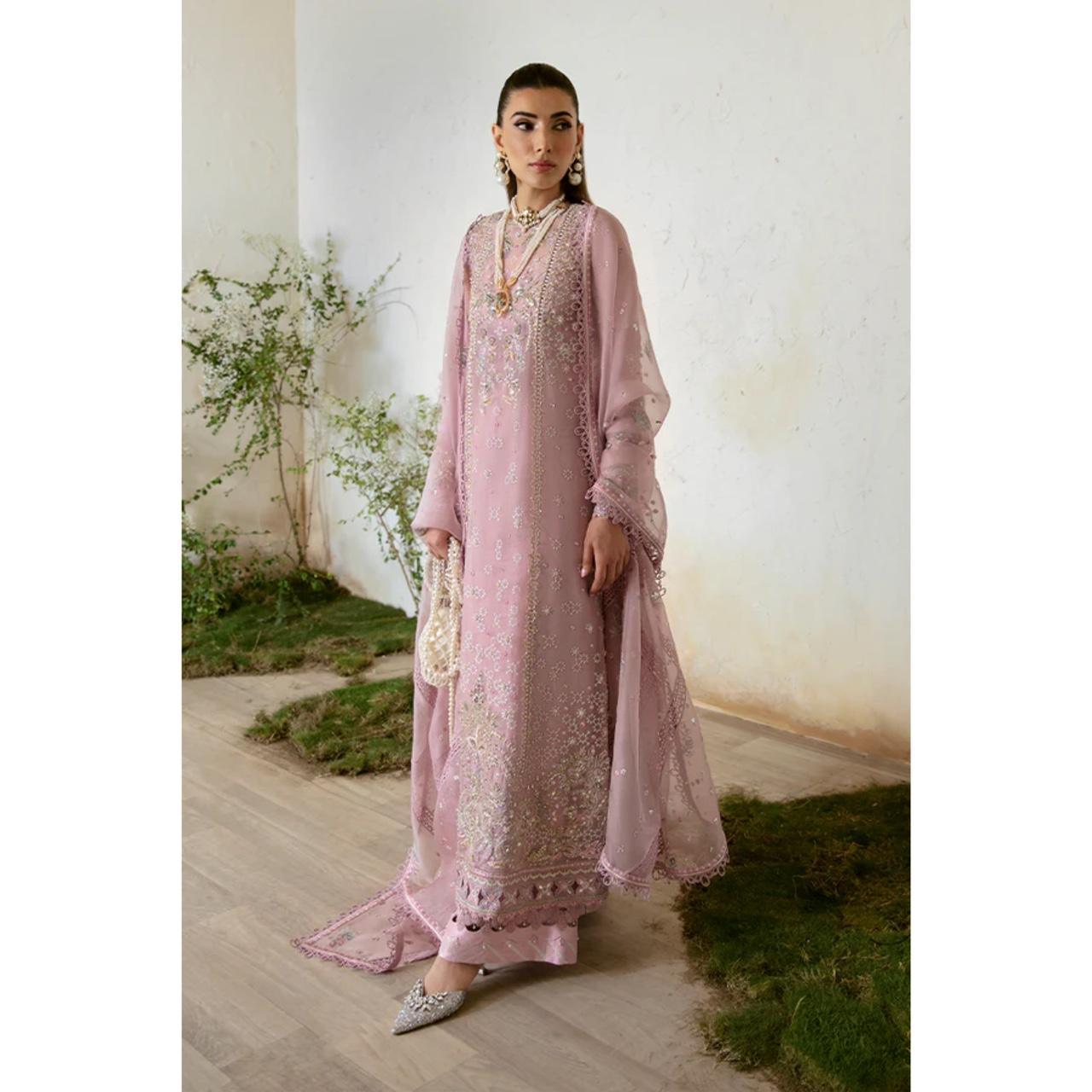 Suffuse by Sana Yasir | Raha Size | Small •... - Depop