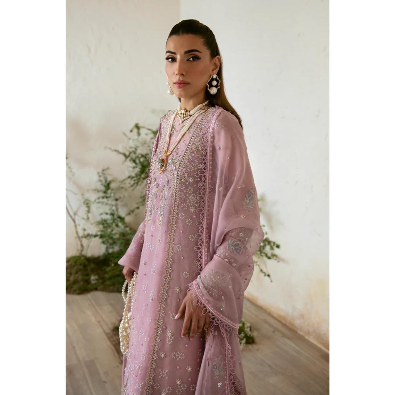 Suffuse by Sana Yasir | Raha Size | Small •... - Depop