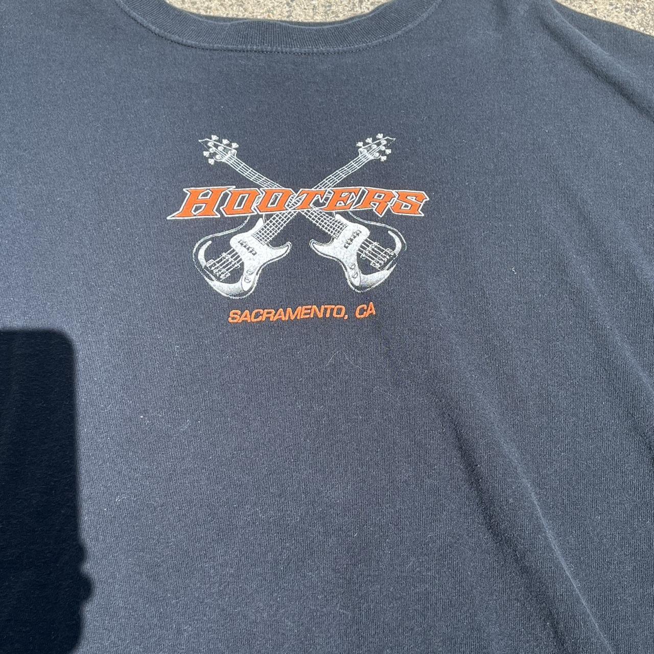 Vintage Hooters Tee Hella Fire Graphic on Back🦅 Size... - Depop