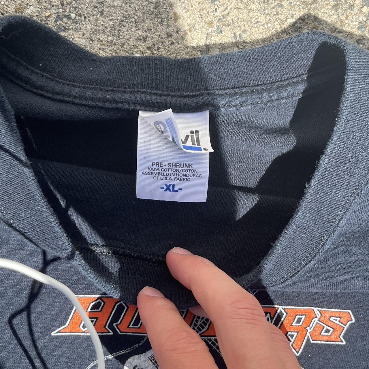 Vintage Hooters Tee Hella Fire Graphic on Back🦅 Size... - Depop