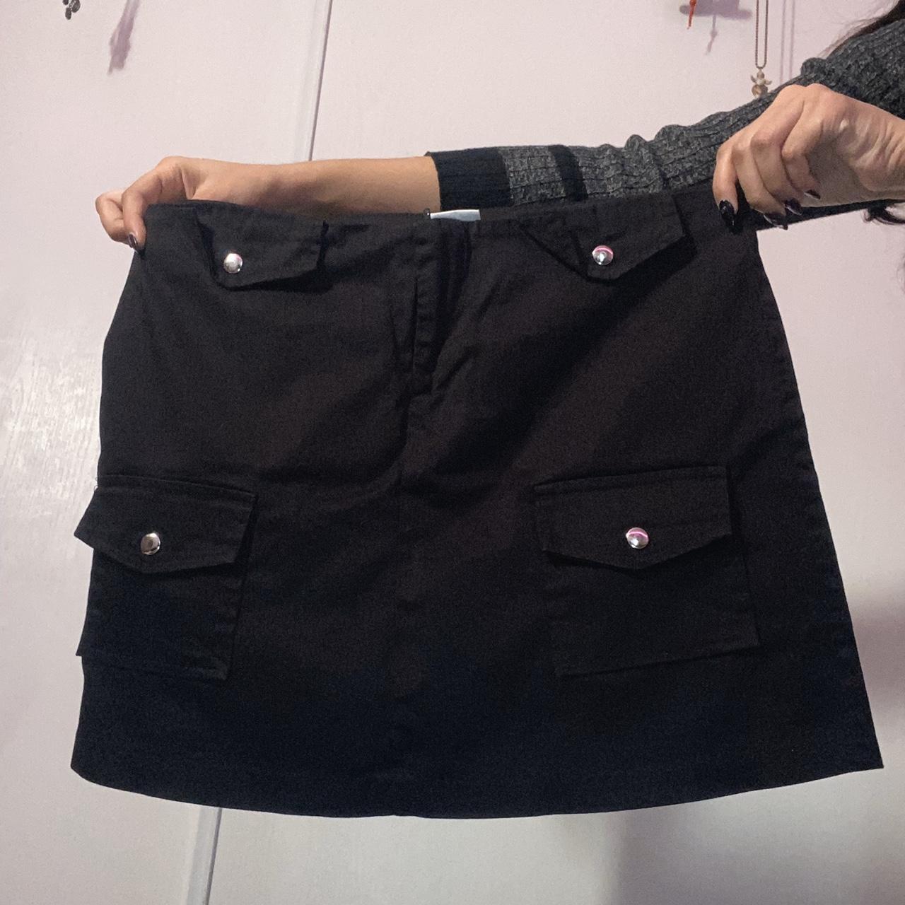 Mini cargo skirt ! Super adorable and versatile... - Depop