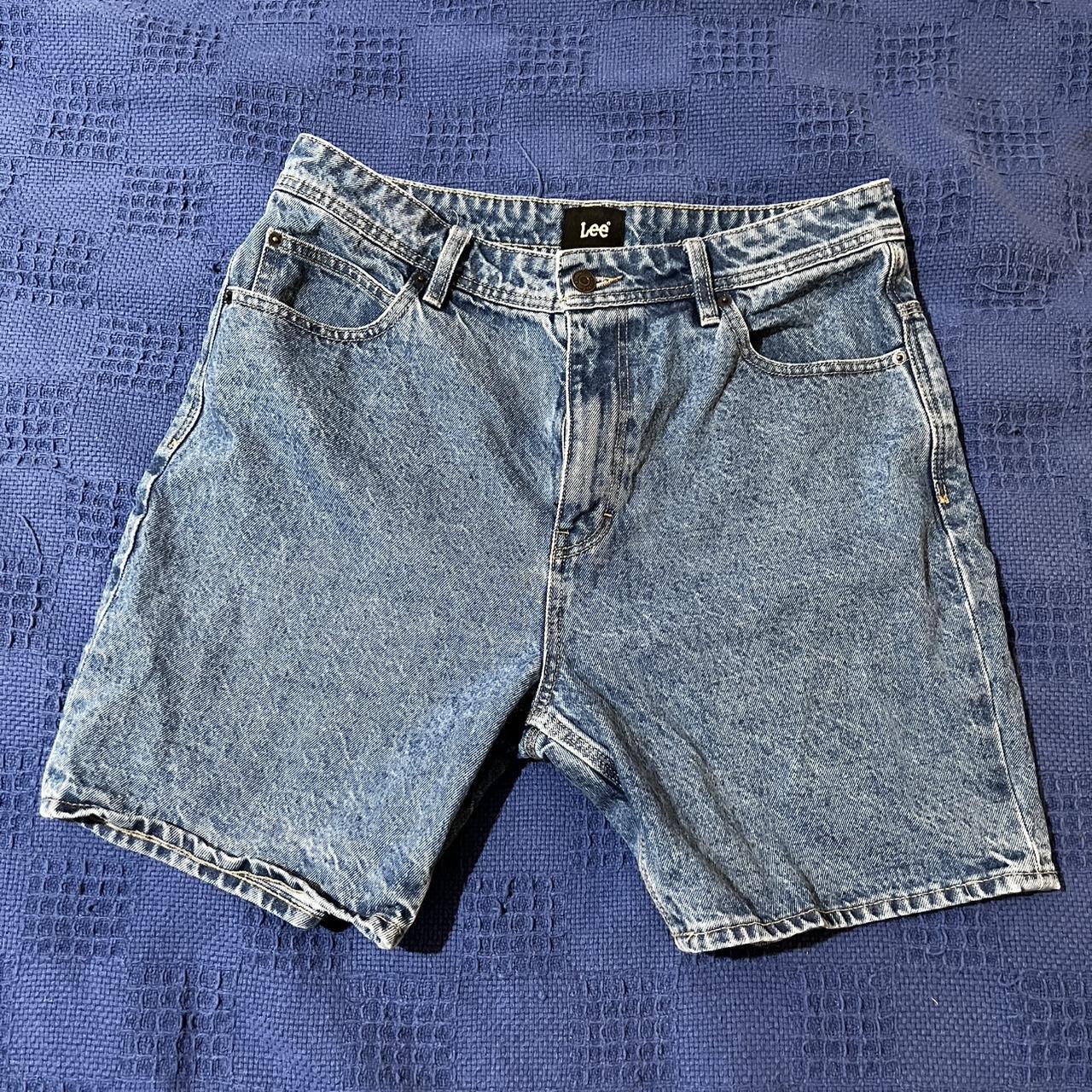 Jorts Lee shorts Nice fit, size 32 Shoot any... - Depop