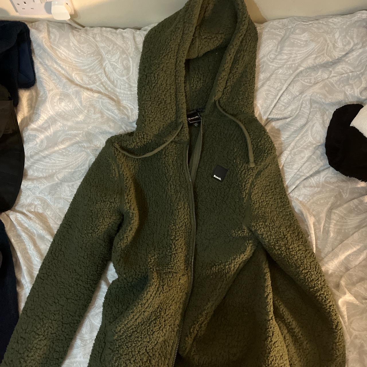 Men’s bench fleece worn 3 times paid 55 for it size... - Depop