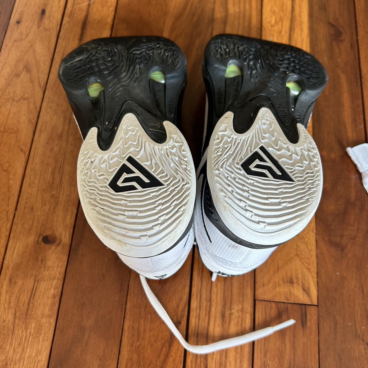 NIKE FRESH Basketball shoes!!! Size 6. great shoes... - Depop