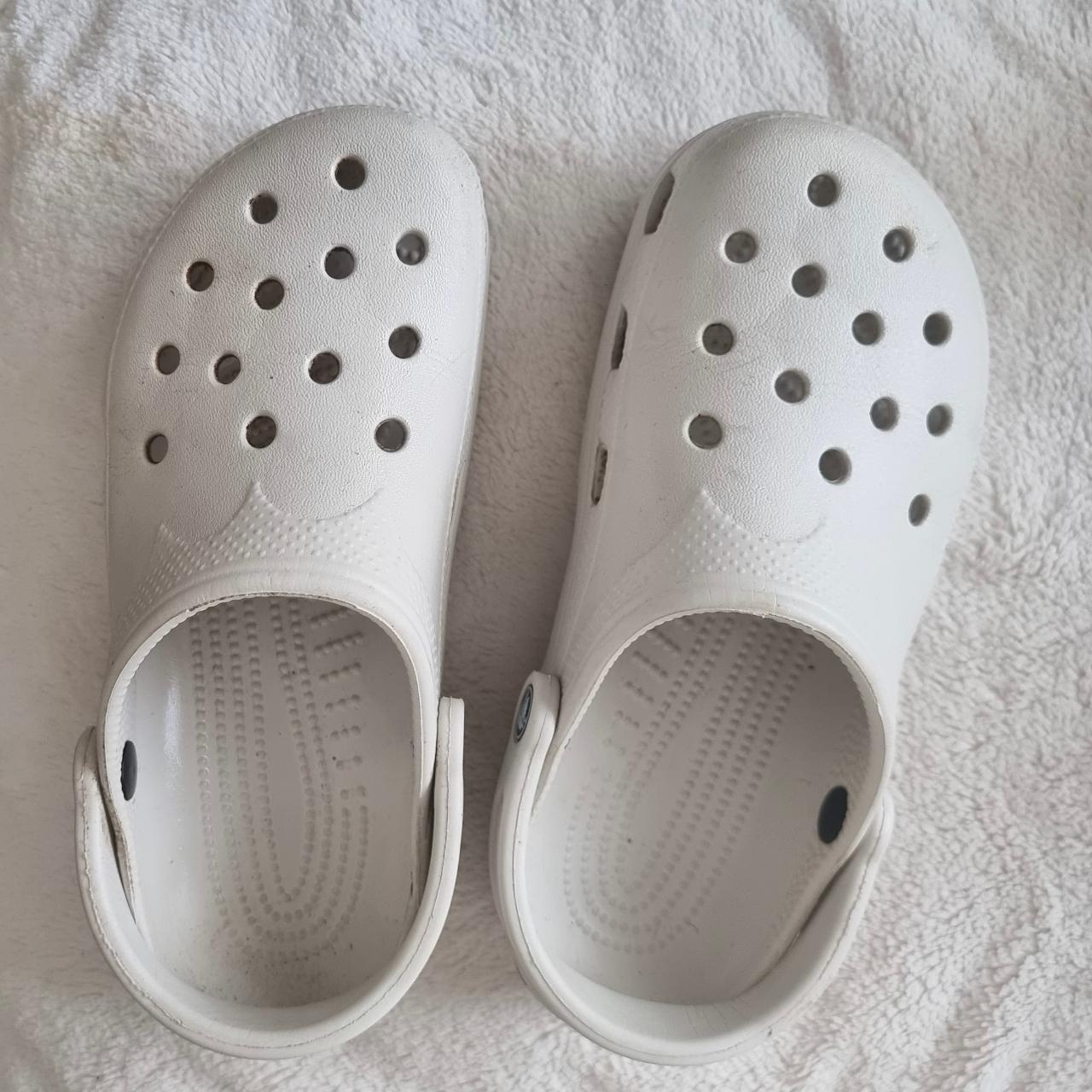 Crocs Women's Cream Sandals | Depop